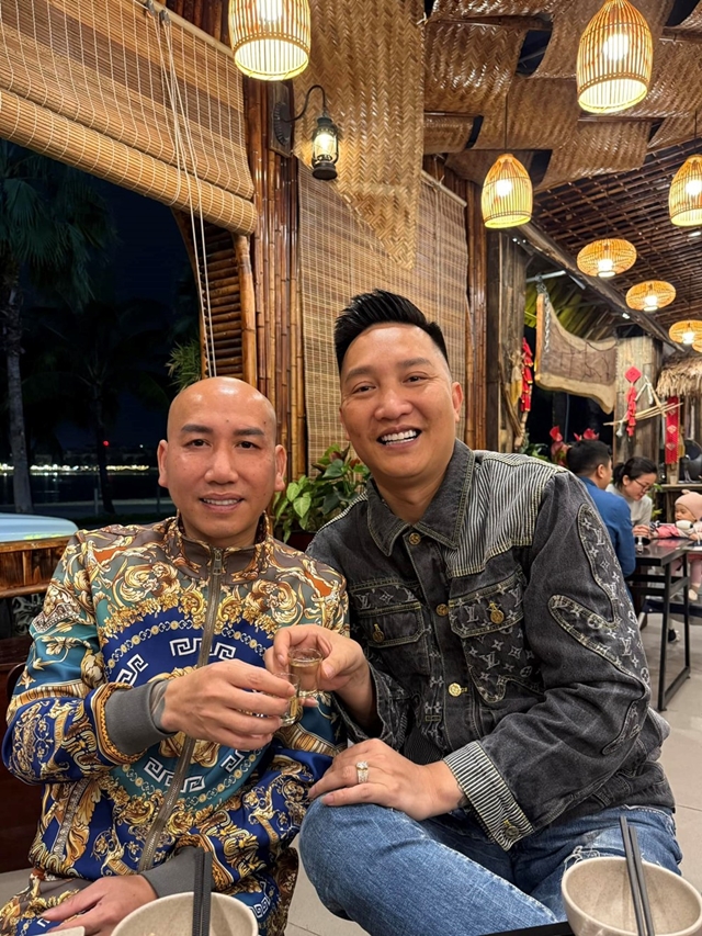 Bí ẩn nguồn tiền giúp Huấn Hoa Hồng mua siêu xe, mở công ty trăm tỷ, từ đi cai nghiện làm doanh nhân